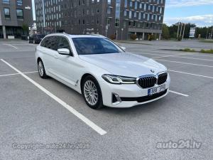 Balts BMW 5 Series 2021 Tallina, ar dzinēja tilpumu 3.00 L un nobraukumu 84 tūkst. km par 39900 €, foto  vietnē AUTOMOTO.COM.LV
