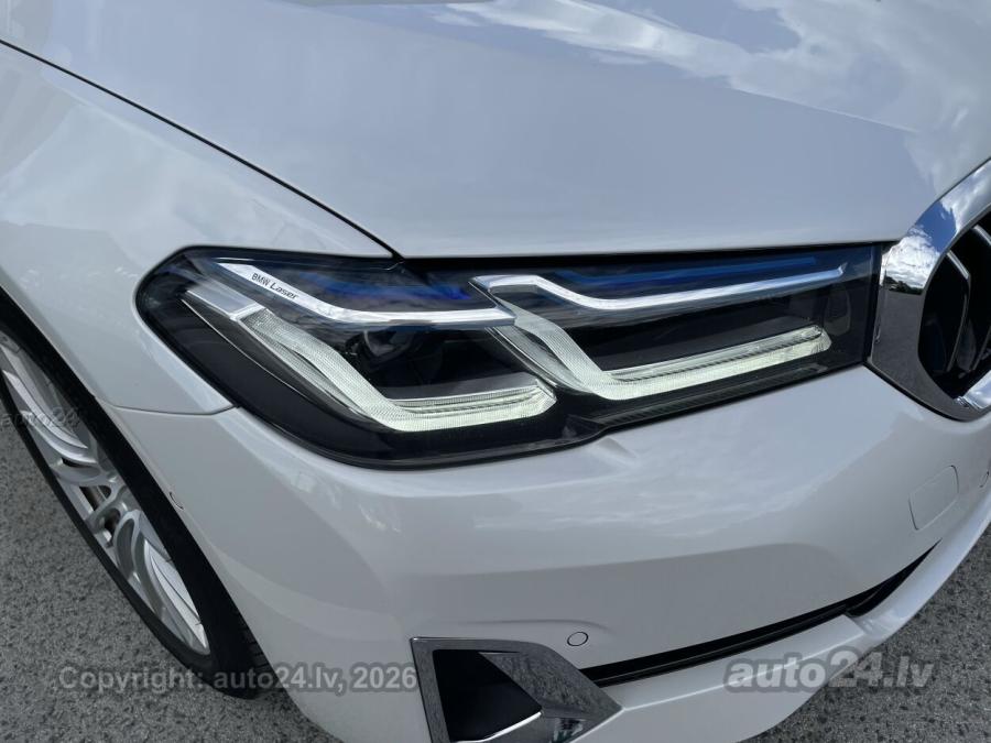Balts BMW 5 Series 2021 Tallina, ar dzinēja tilpumu 3.00 L un nobraukumu 84 tūkst. km par 39900 €, foto 5 vietnē AUTOMOTO.COM.LV