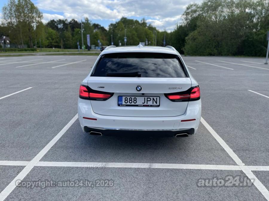 Balts BMW 5 Series 2021 Tallina, ar dzinēja tilpumu 3.00 L un nobraukumu 84 tūkst. km par 39900 €, foto 8 vietnē AUTOMOTO.COM.LV