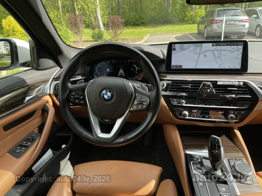 Balts BMW 5 Series 2021 Tallina, ar dzinēja tilpumu 3.00 L un nobraukumu 84 tūkst. km par 39900 €, foto 11 vietnē AUTOMOTO.COM.LV