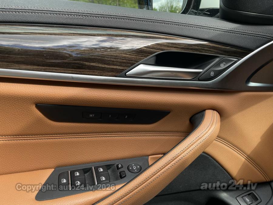 Balts BMW 5 Series 2021 Tallina, ar dzinēja tilpumu 3.00 L un nobraukumu 84 tūkst. km par 39900 €, foto 16 vietnē AUTOMOTO.COM.LV