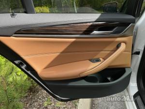 Balts BMW 5 Series 2021 Tallina, ar dzinēja tilpumu 3.00 L un nobraukumu 84 tūkst. km par 39900 €, foto 17 vietnē AUTOMOTO.COM.LV
