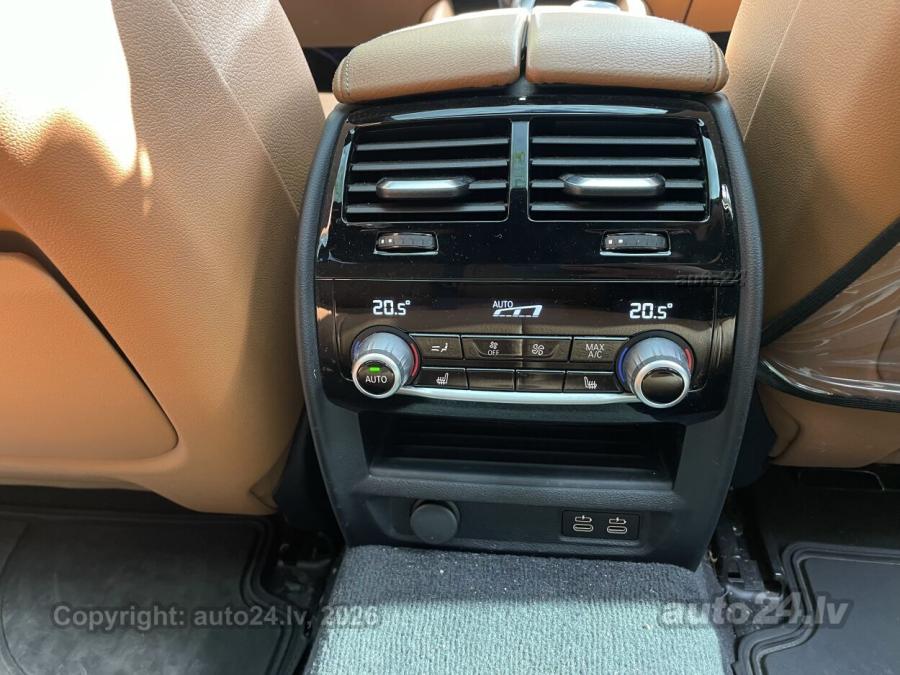 Balts BMW 5 Series 2021 Tallina, ar dzinēja tilpumu 3.00 L un nobraukumu 84 tūkst. km par 39900 €, foto 18 vietnē AUTOMOTO.COM.LV