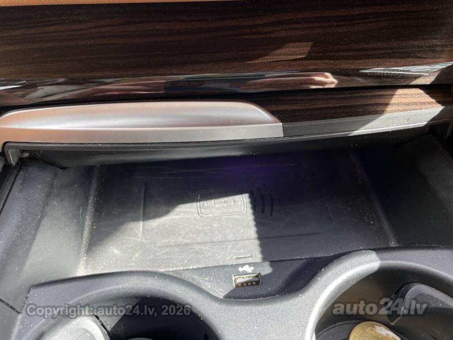 Balts BMW 5 Series 2021 Tallina, ar dzinēja tilpumu 3.00 L un nobraukumu 84 tūkst. km par 39900 €, foto 19 vietnē AUTOMOTO.COM.LV