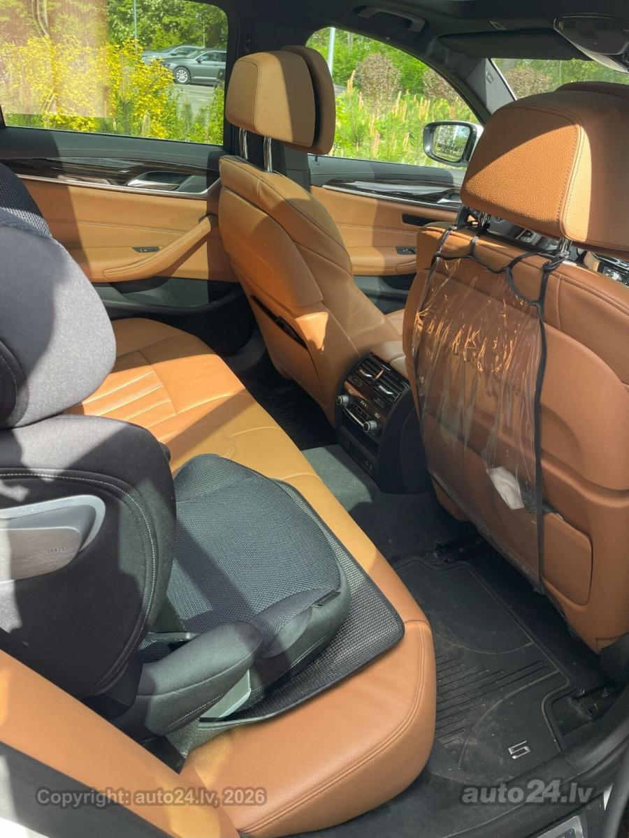 Balts BMW 5 Series 2021 Tallina, ar dzinēja tilpumu 3.00 L un nobraukumu 84 tūkst. km par 39900 €, foto 20 vietnē AUTOMOTO.COM.LV