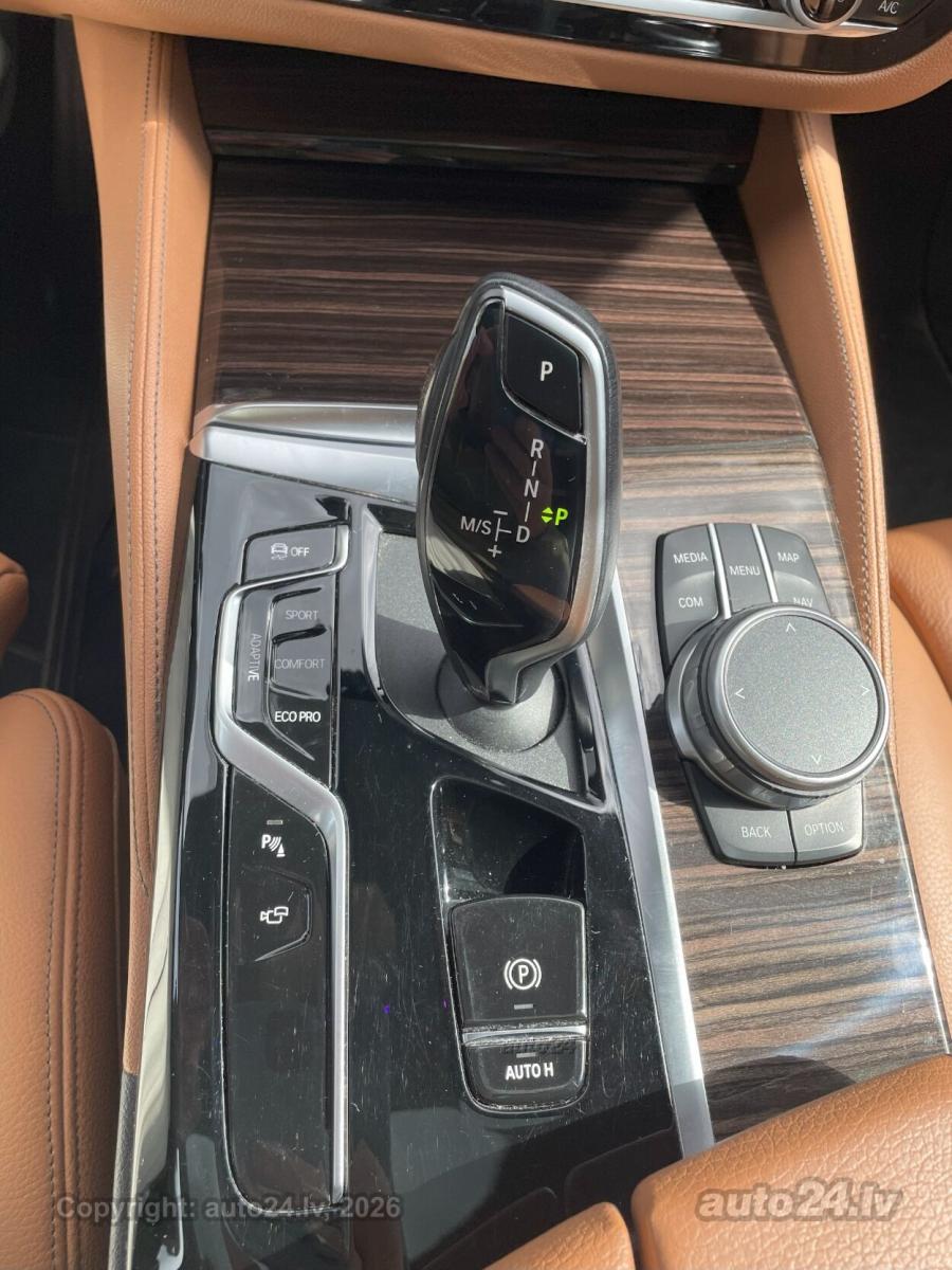 Balts BMW 5 Series 2021 Tallina, ar dzinēja tilpumu 3.00 L un nobraukumu 84 tūkst. km par 39900 €, foto 28 vietnē AUTOMOTO.COM.LV