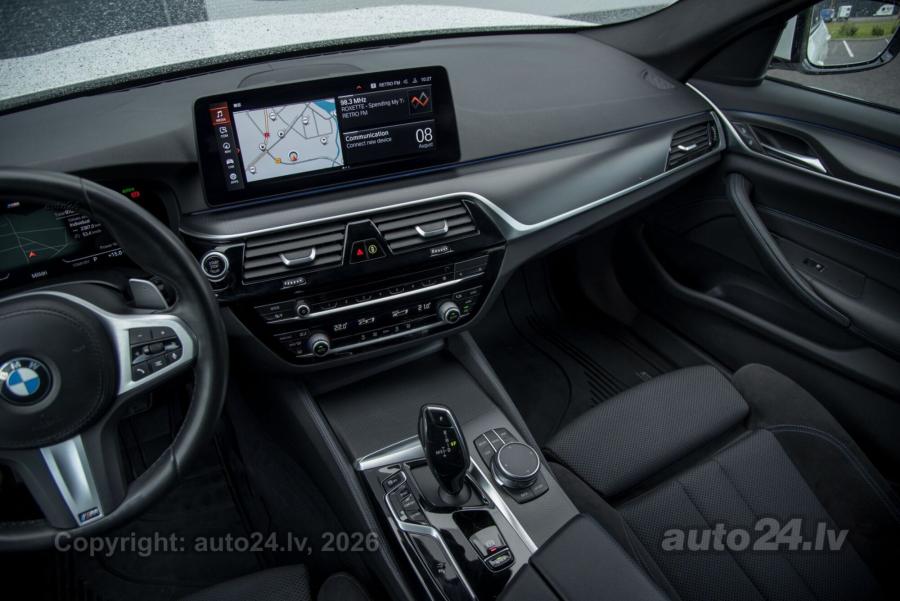 Balts BMW 5 Series 2021 Tallina, ar dzinēja tilpumu 2.00 L un nobraukumu 98 tūkst. km par 33000 €, foto 10 vietnē AUTOMOTO.COM.LV