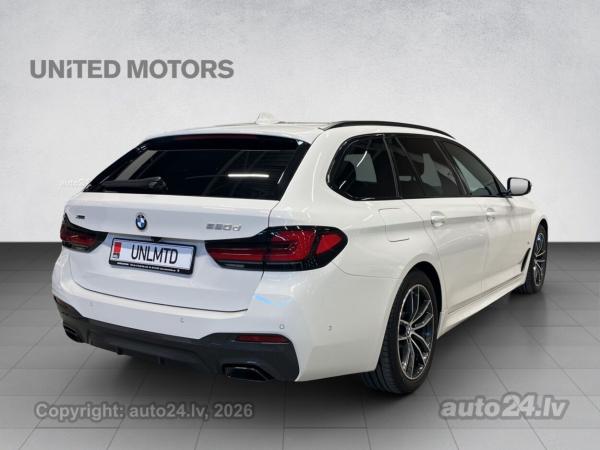 White BMW 5 Series 2022 in Tallinn, with an engine capacity of 2.00 L and mileage of 42 thousand km for 39900 €, photo 6 on AUTOMOTO.COM.LV