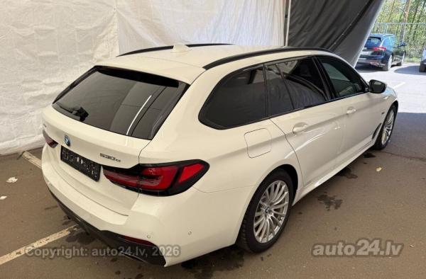 Balts BMW 5 Series 2022 Tallina, ar dzinēja tilpumu 2.00 L un nobraukumu 131 tūkst. km par 32990 €, foto 2 vietnē AUTOMOTO.COM.LV