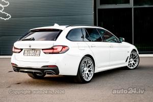 Balts BMW 5 Series 2022 Tallina, ar dzinēja tilpumu 0.00 L un nobraukumu 112 tūkst. km par 29300 €, foto 3 vietnē AUTOMOTO.COM.LV