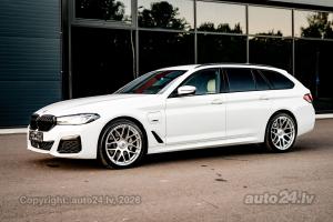 Balts BMW 5 Series 2022 Tallina, ar dzinēja tilpumu 0.00 L un nobraukumu 112 tūkst. km par 29300 €, foto 4 vietnē AUTOMOTO.COM.LV