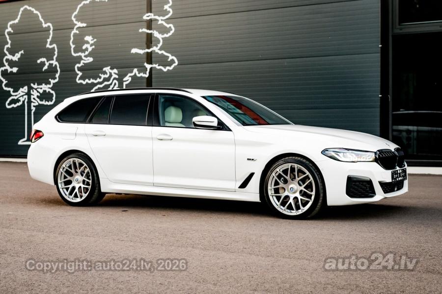 Balts BMW 5 Series 2022 Tallina, ar dzinēja tilpumu 0.00 L un nobraukumu 112 tūkst. km par 29300 €, foto 5 vietnē AUTOMOTO.COM.LV