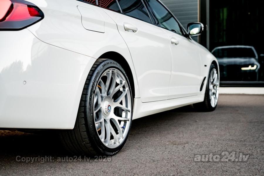 Balts BMW 5 Series 2022 Tallina, ar dzinēja tilpumu 0.00 L un nobraukumu 112 tūkst. km par 29300 €, foto 8 vietnē AUTOMOTO.COM.LV