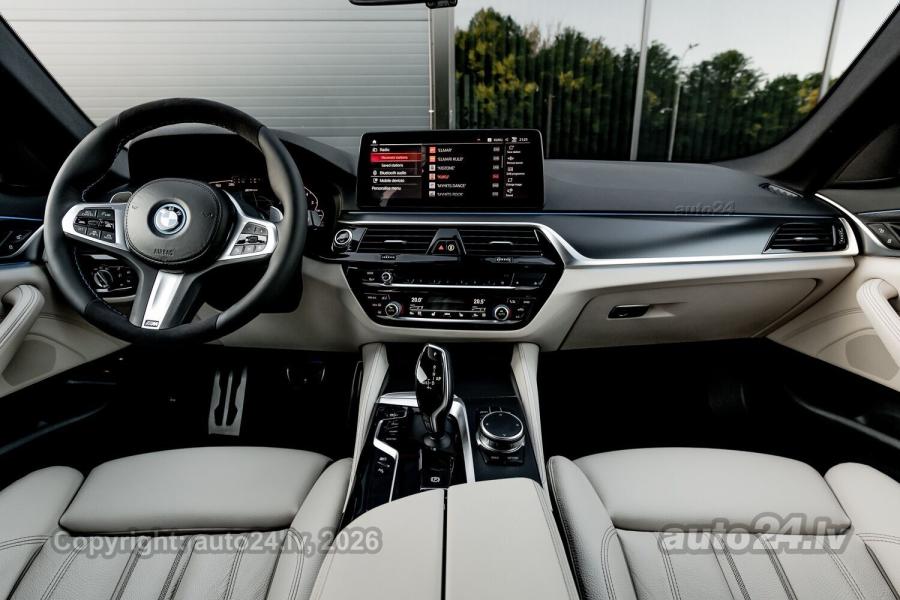 Balts BMW 5 Series 2022 Tallina, ar dzinēja tilpumu 0.00 L un nobraukumu 112 tūkst. km par 29300 €, foto 10 vietnē AUTOMOTO.COM.LV