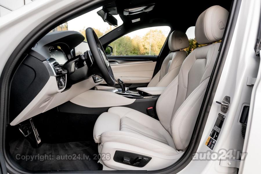 Balts BMW 5 Series 2022 Tallina, ar dzinēja tilpumu 0.00 L un nobraukumu 112 tūkst. km par 29300 €, foto 12 vietnē AUTOMOTO.COM.LV