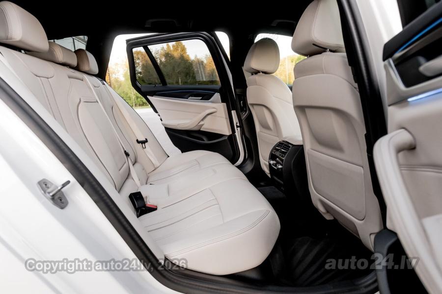 Balts BMW 5 Series 2022 Tallina, ar dzinēja tilpumu 0.00 L un nobraukumu 112 tūkst. km par 29300 €, foto 15 vietnē AUTOMOTO.COM.LV