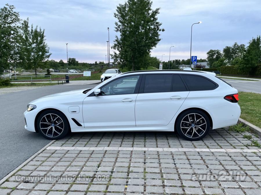Белый БМВ 5 Серия 2022 в Таллин, объемом двигателя 2.00 л и пробегом 62 тыс. км за 34999 €, фото 9 на AUTOMOTO.COM.LV