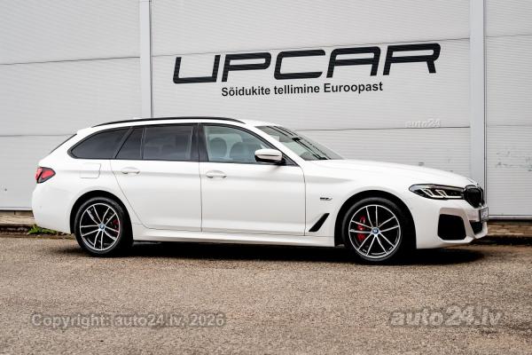 White BMW 5 Series 2022 in Parnu, with an engine capacity of 2.00 L and mileage of 163 thousand km for 26900 €, photo 3 on AUTOMOTO.COM.LV