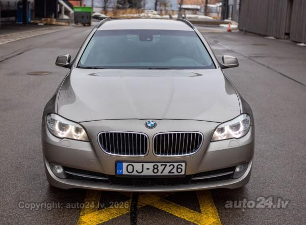 Yellow BMW 5 Series 2012 in Riga, with an engine capacity of 2.00 L and mileage of 319 thousand km for 8300 €, photo 5 on AUTOMOTO.COM.LV