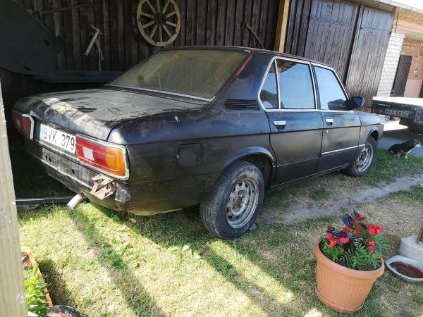 Black BMW 518 1980 in Silale, with an engine capacity of 1.80 L and mileage of 185 thousand km for 2500 €, photo 3 on AUTOMOTO.COM.LV
