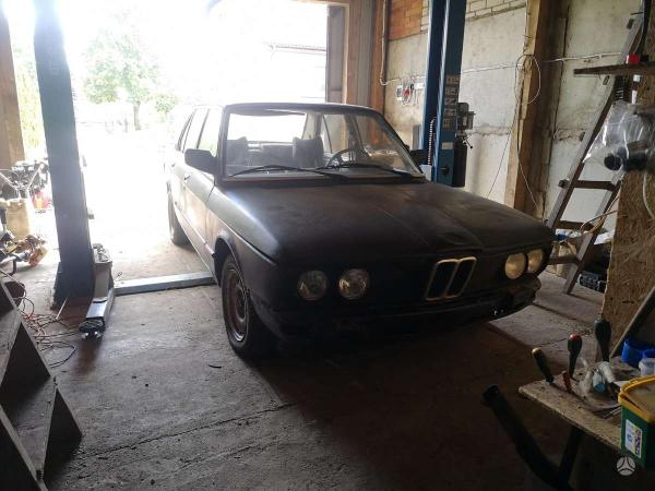 Black BMW 518 1980 in Silale, with an engine capacity of 1.80 L and mileage of 185 thousand km for 2500 €, photo 4 on AUTOMOTO.COM.LV