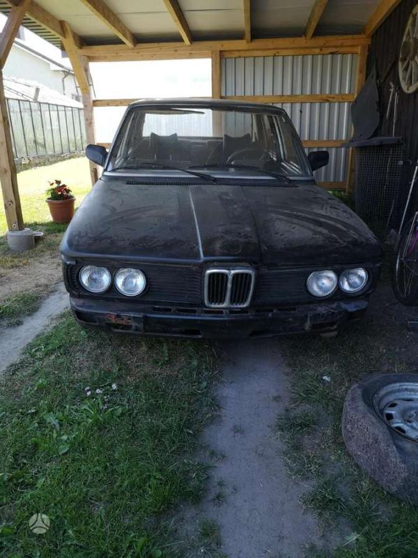 Black BMW 518 1980 in Silale, with an engine capacity of 1.80 L and mileage of 185 thousand km for 2500 €, photo 5 on AUTOMOTO.COM.LV