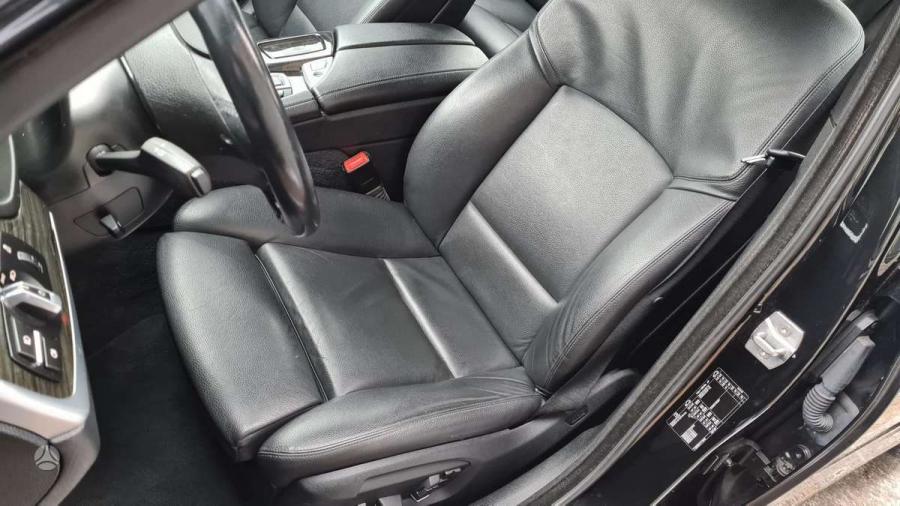 Black BMW 518 2016 in Vilnius, with an engine capacity of 2.00 L and mileage of 307 thousand km for 11500 €, photo 19 on AUTOMOTO.COM.LV