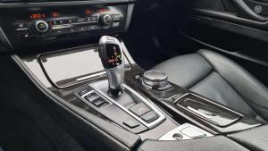 Black BMW 518 2016 in Vilnius, with an engine capacity of 2.00 L and mileage of 307 thousand km for 11500 €, photo 21 on AUTOMOTO.COM.LV