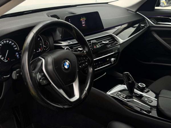 Melns BMW 518 2019 Viļņa, ar dzinēja tilpumu 2.00 L un nobraukumu 338 tūkst. km par 14900 €, foto 9 vietnē AUTOMOTO.COM.LV