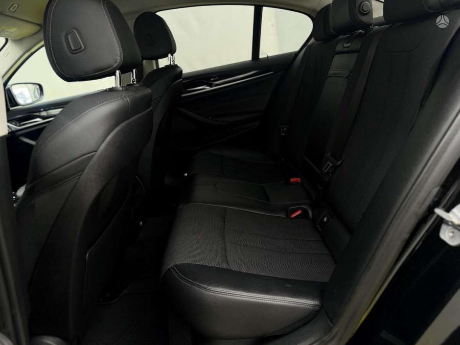 Melns BMW 518 2019 Viļņa, ar dzinēja tilpumu 2.00 L un nobraukumu 338 tūkst. km par 14900 €, foto 12 vietnē AUTOMOTO.COM.LV