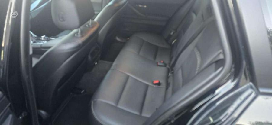 Black BMW 518 2013 in Kaisiadorys, with an engine capacity of 2.00 L and mileage of 297 thousand km for 7300 €, photo 9 on AUTOMOTO.COM.LV