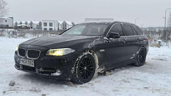 Black BMW 518 2014 in Vilnius, with an engine capacity of 2.00 L and mileage of 325 thousand km for 8900 €, photo 1 on AUTOMOTO.COM.LV
