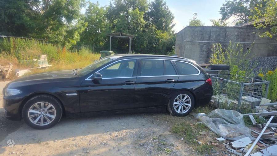 Black BMW 518 2015 in Siauliai, with an engine capacity of 0.00 L and mileage of 226 thousand km for 5200 €, photo 4 on AUTOMOTO.COM.LV