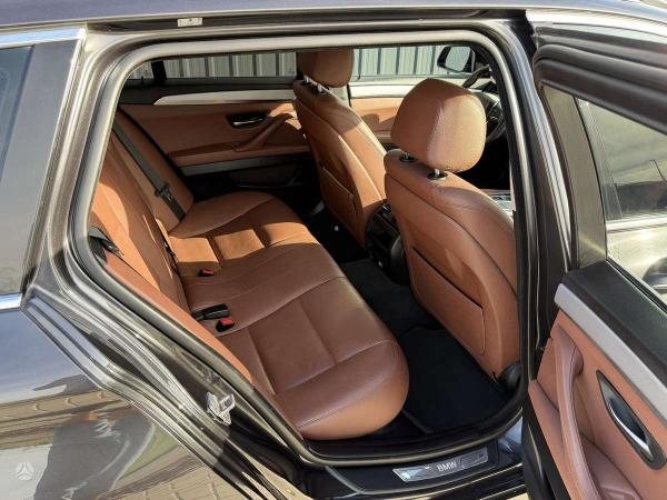 Melns BMW 518 2015 Viļņa, ar dzinēja tilpumu 2.00 L un nobraukumu 309 tūkst. km par 9400 €, foto 11 vietnē AUTOMOTO.COM.LV