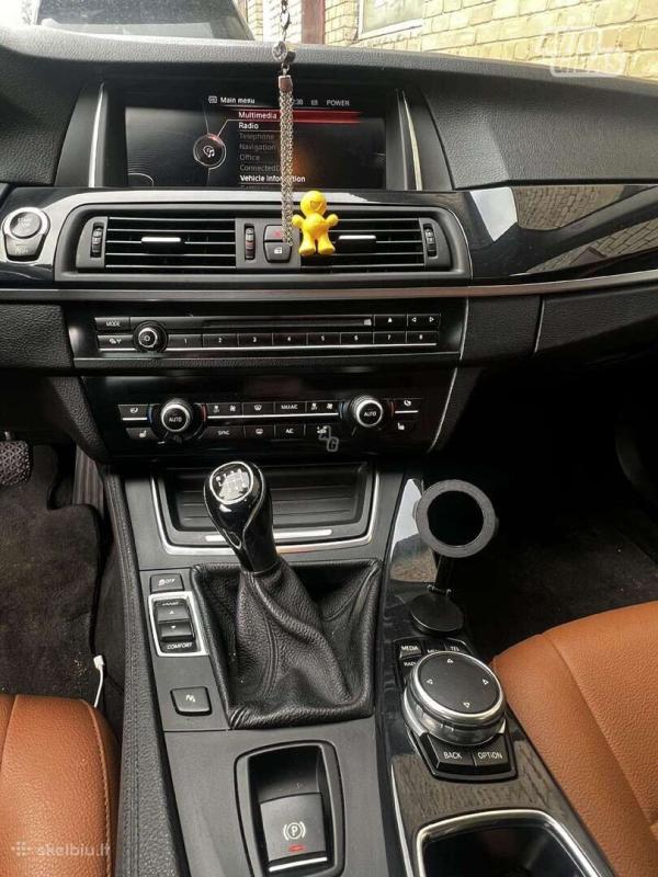 Black BMW 518 2016 in Kretinga, with an engine capacity of 2.00 L and mileage of 290 thousand km for 7900 €, photo 3 on AUTOMOTO.COM.LV