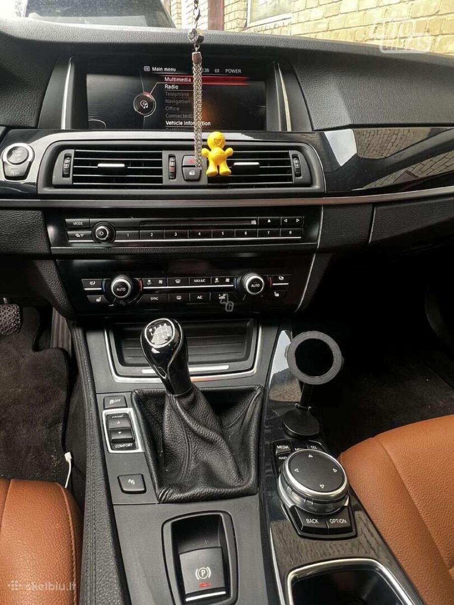 Black BMW 518 2016 in Kretinga, with an engine capacity of 2.00 L and mileage of 290 thousand km for 7900 €, photo 4 on AUTOMOTO.COM.LV