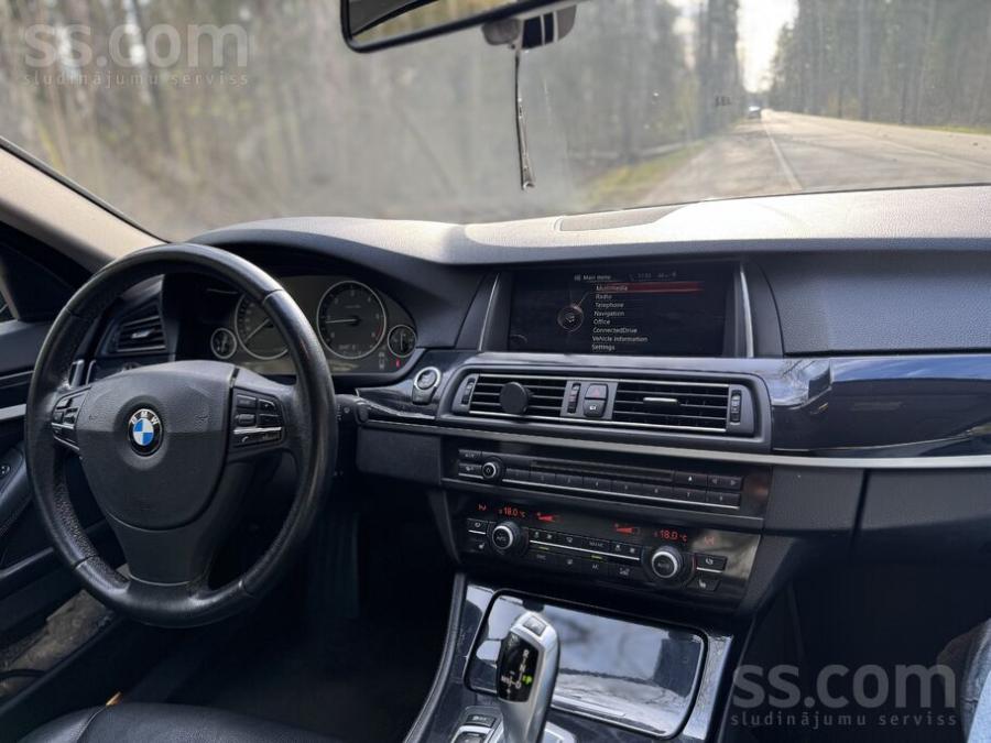 Black BMW 518 2016 in Riga, with an engine capacity of 2.00 L and mileage of 183 thousand km for 12900 €, photo 5 on AUTOMOTO.COM.LV