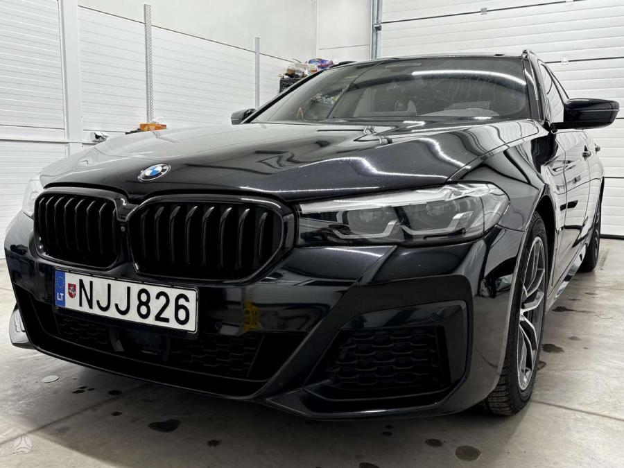 Melns BMW 518 2021 Utena, ar dzinēja tilpumu 2.00 L un nobraukumu 144 tūkst. km par 25500 €, foto 1 vietnē AUTOMOTO.COM.LV
