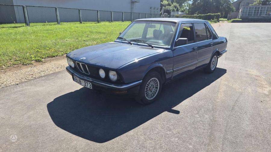Zils BMW 518 1986 Švenčionys, ar dzinēja tilpumu 1.80 L un nobraukumu 278 tūkst. km par 3800 €, foto 1 vietnē AUTOMOTO.COM.LV