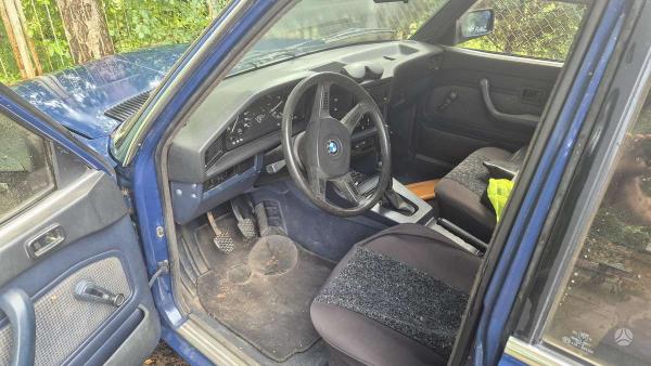 Zils BMW 518 1986 Švenčionys, ar dzinēja tilpumu 1.80 L un nobraukumu 278 tūkst. km par 3800 €, foto 6 vietnē AUTOMOTO.COM.LV