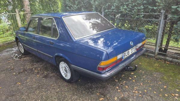 Zils BMW 518 1986 Švenčionys, ar dzinēja tilpumu 1.80 L un nobraukumu 278 tūkst. km par 3800 €, foto 9 vietnē AUTOMOTO.COM.LV