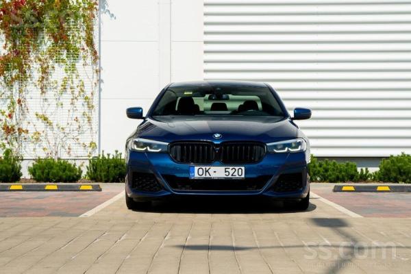 Blue BMW 518 2021 in Riga, with an engine capacity of 2.00 L and mileage of 167 thousand km for 29500 €, photo 3 on AUTOMOTO.COM.LV