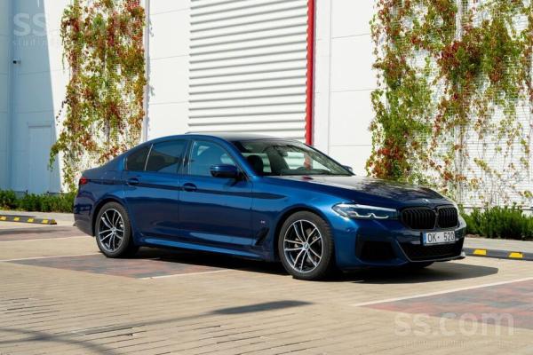 Blue BMW 518 2021 in Riga, with an engine capacity of 2.00 L and mileage of 167 thousand km for 29500 €, photo 4 on AUTOMOTO.COM.LV