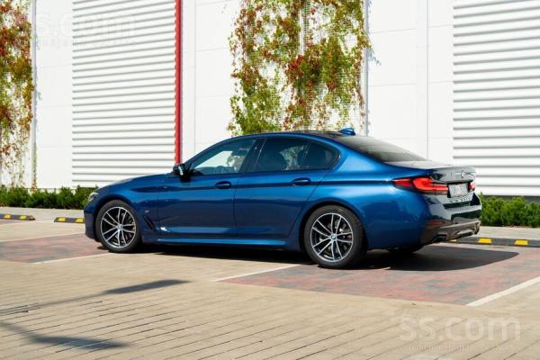 Blue BMW 518 2021 in Riga, with an engine capacity of 2.00 L and mileage of 167 thousand km for 29500 €, photo 5 on AUTOMOTO.COM.LV