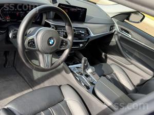 Blue BMW 518 2020 in Bauska, with an engine capacity of 2.00 L and mileage of 157 thousand km for 15200 €, photo 6 on AUTOMOTO.COM.LV
