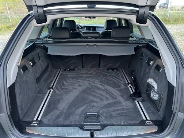 Grey BMW 518 2016 in Riga, with an engine capacity of 2.00 L and mileage of 244 thousand km for 10995 €, photo 5 on AUTOMOTO.COM.LV