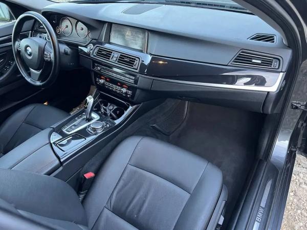 Grey BMW 518 2016 in Riga, with an engine capacity of 2.00 L and mileage of 244 thousand km for 10995 €, photo 8 on AUTOMOTO.COM.LV