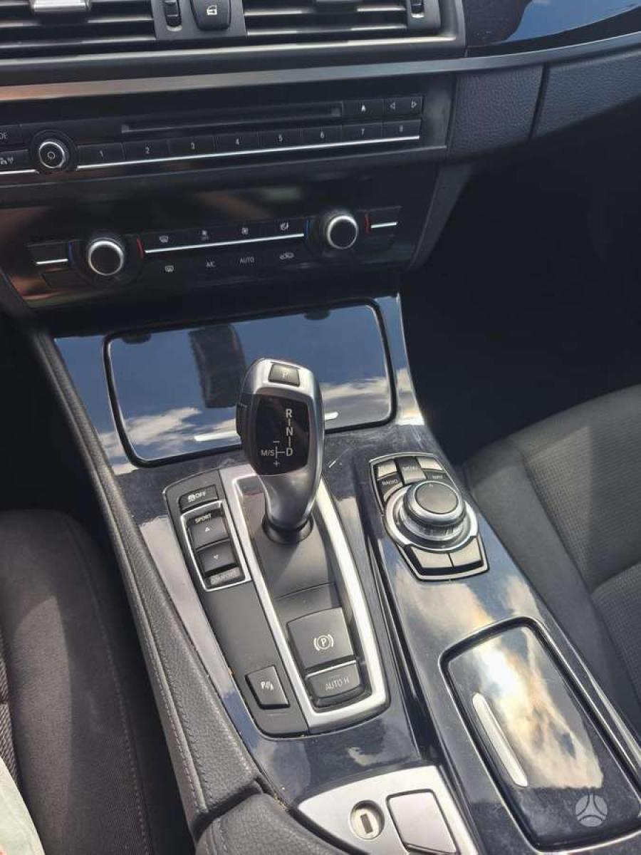 Grey BMW 518 2016 in Klaipeda, with an engine capacity of 2.00 L and mileage of 200 thousand km for 10000 €, photo 10 on AUTOMOTO.COM.LV