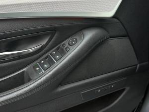 Pelēks BMW 518 2017 Rīga, ar dzinēja tilpumu 2.00 L un nobraukumu 243 tūkst. km par 14999 €, foto 18 vietnē AUTOMOTO.COM.LV