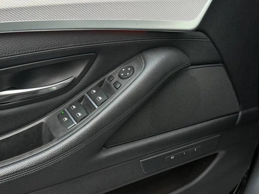 Pelēks BMW 518 2017 Rīga, ar dzinēja tilpumu 2.00 L un nobraukumu 243 tūkst. km par 14999 €, foto 18 vietnē AUTOMOTO.COM.LV